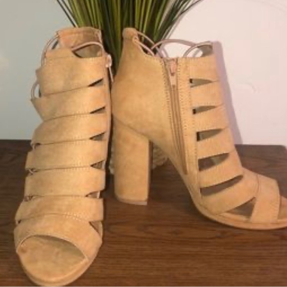Qupid | Shoes | Qupid Chunky Heels | Poshmark